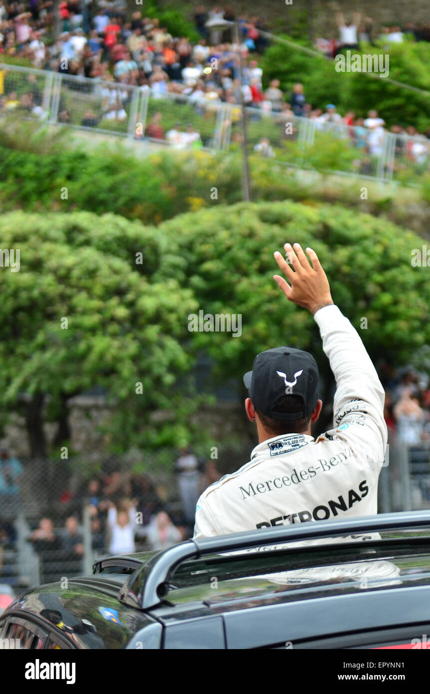 Lewis Hamilton (GBR) Mercedes F1 Team, gestures to cheering crowd after ...