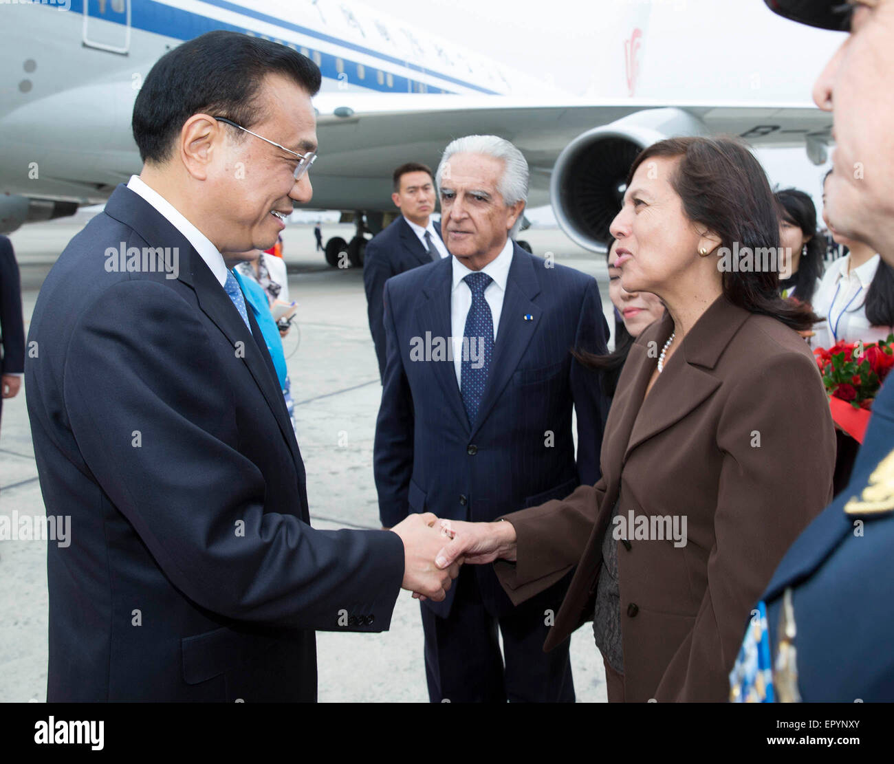 Lima. 22nd May, 2015. Chinese Premier Li Keqiang (L) arrives in Lima ...