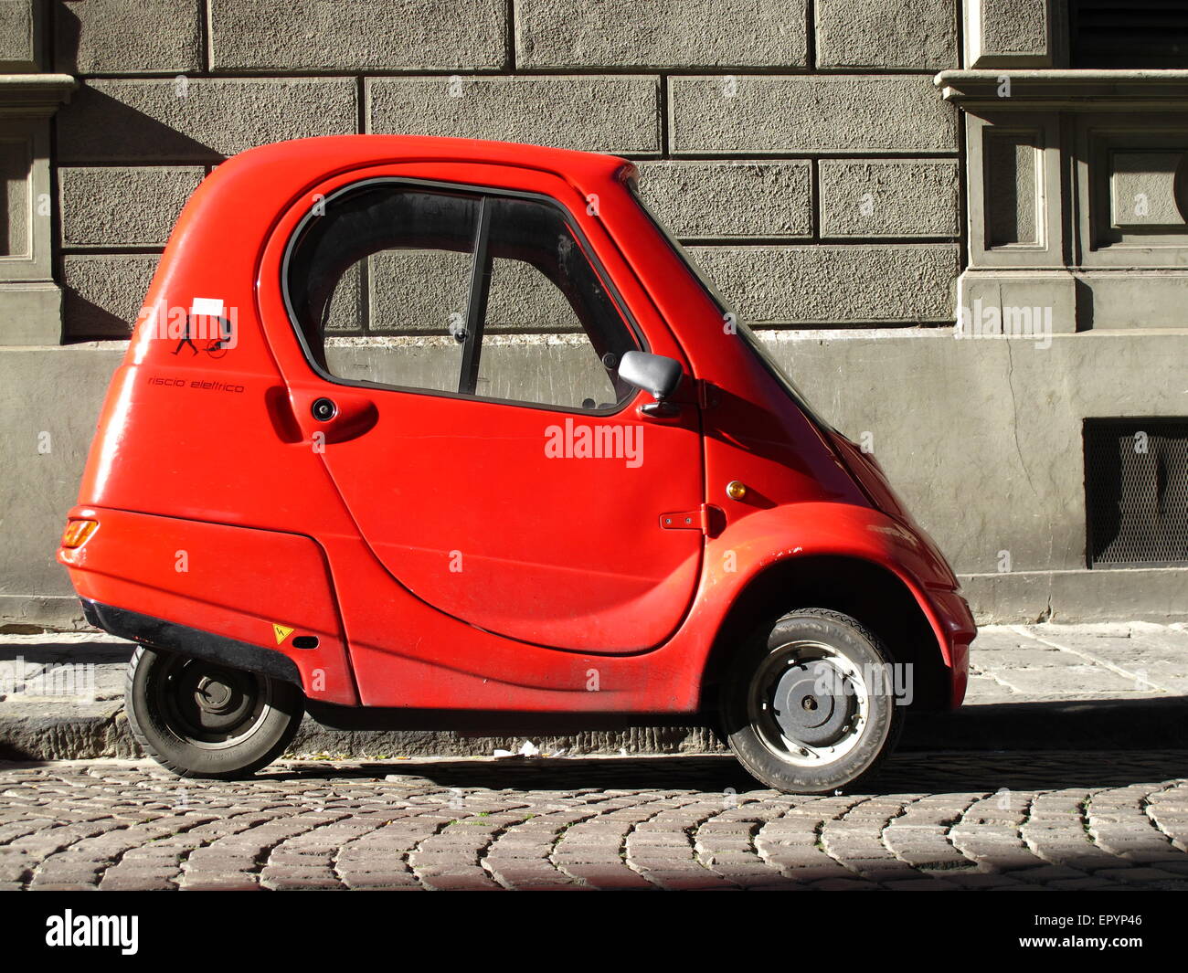 Car with three wheels hi-res stock photography and images - Alamy