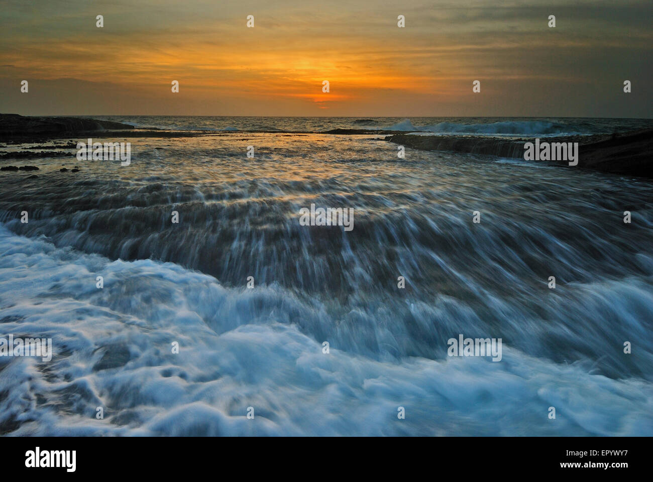 Rushing waves hi-res stock photography and images - Alamy