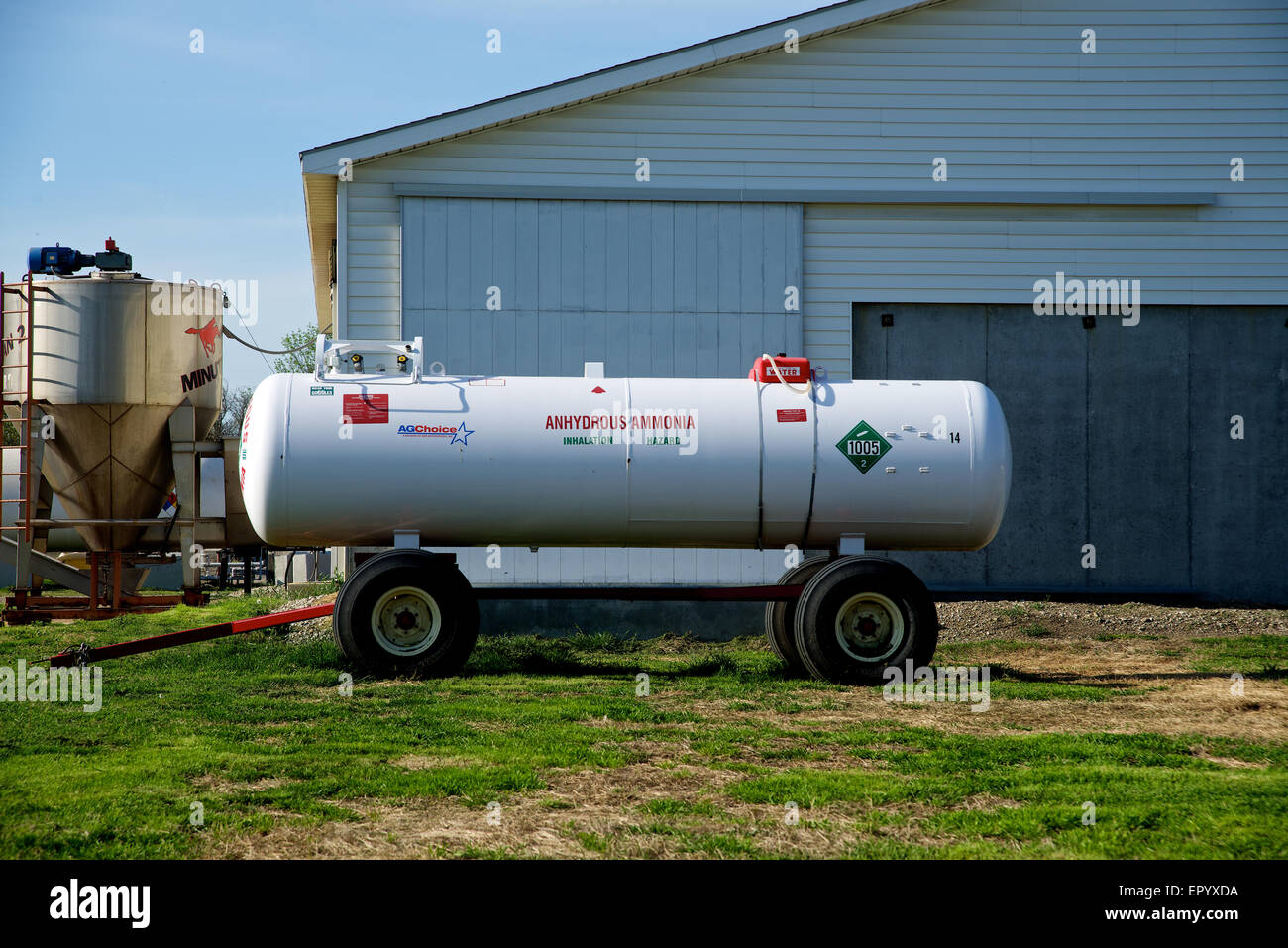 Anhydrous ammonia hi-res stock photography and images - Alamy