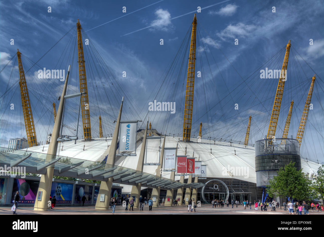 O2 large entertainment district hi-res stock photography and images - Alamy