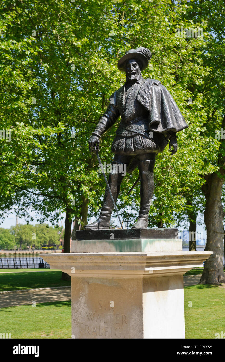 A bronze statue of Sir Walter Raleigh outside the Maritime museum in ...