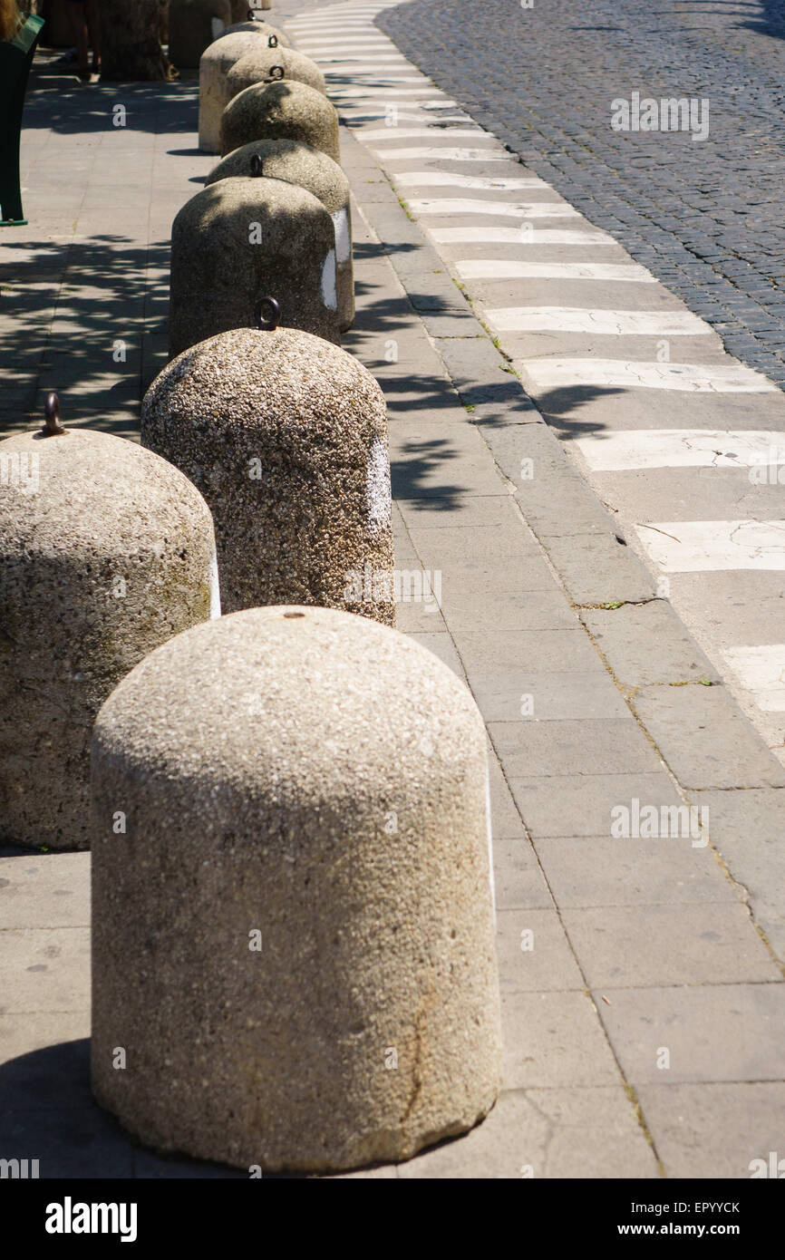 Stone pillars hi-res stock photography and images - Alamy