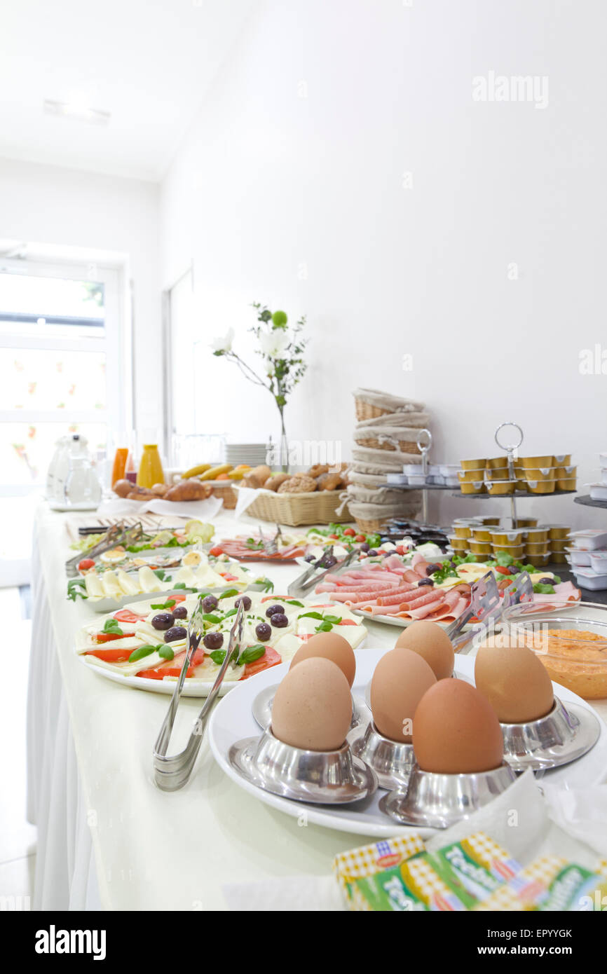 Restaurant breakfast table hi-res stock photography and images - Alamy