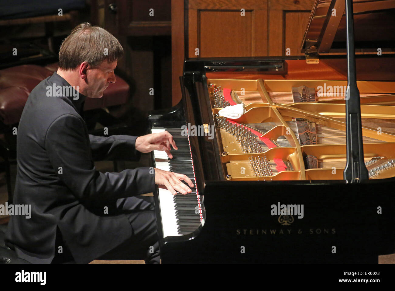 Stephen hough pianist hi-res stock photography and images - Alamy