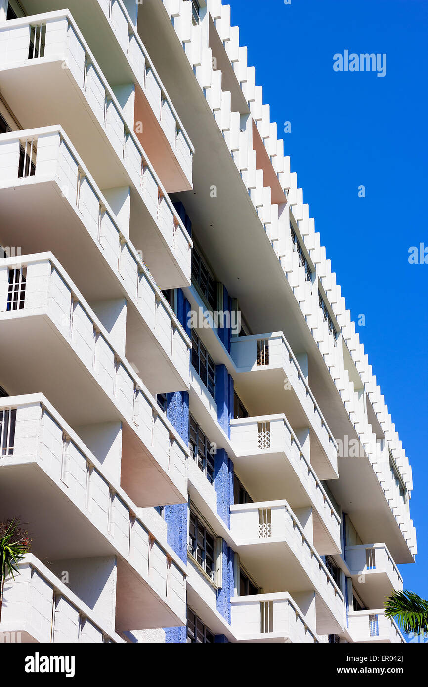 Apartment building in Miami Beach, Florida Stock Photo - Alamy