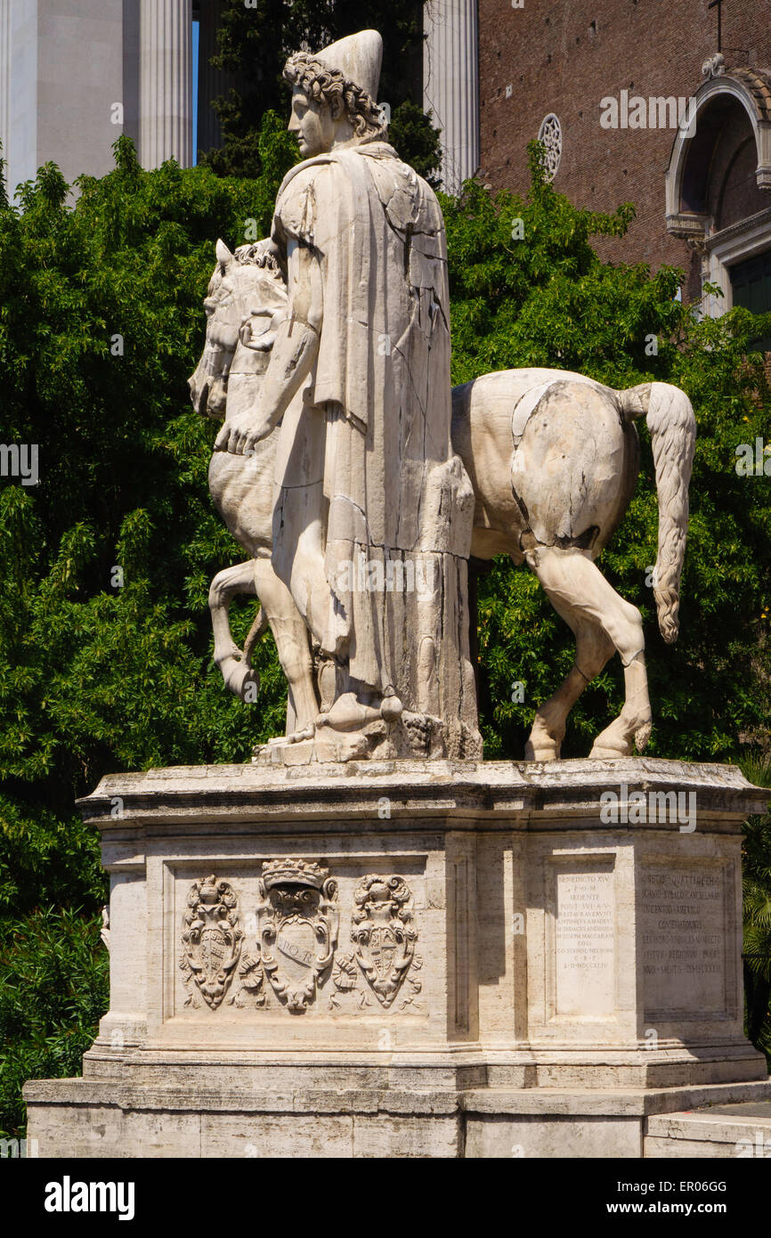 Statue of Saints Rome Stock Photo - Alamy