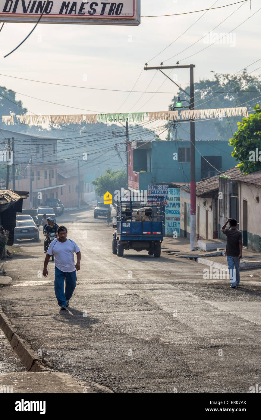 People on a street in Guazacapan Guatemala Stock Photo - Alamy