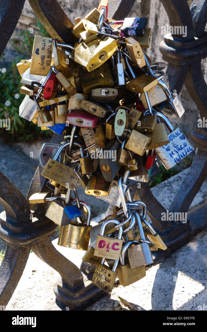 locks on Ponte Sant Angelo Rome Stock Photo - Alamy