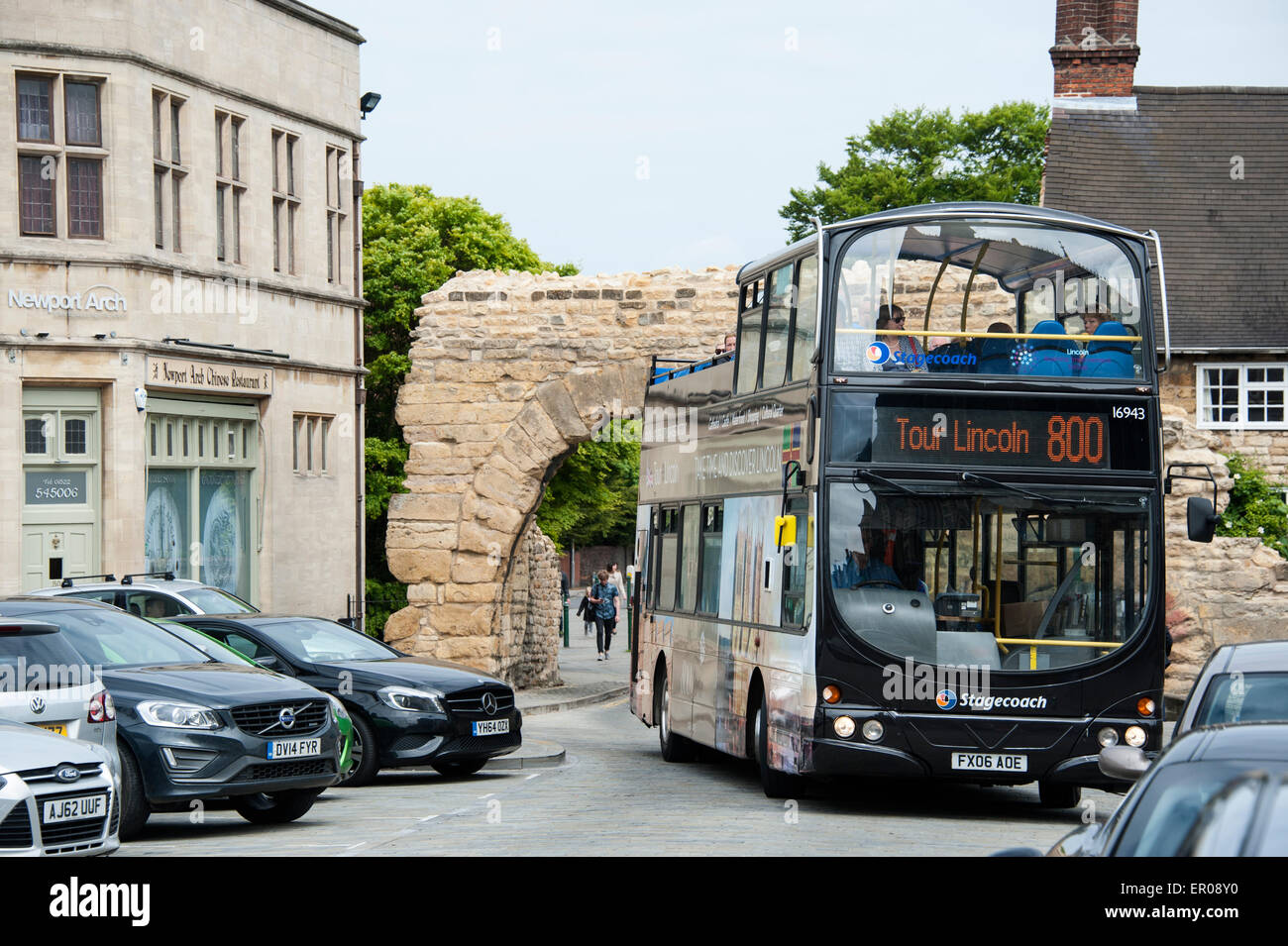 Lincoln tour bus Stock Photo - Alamy