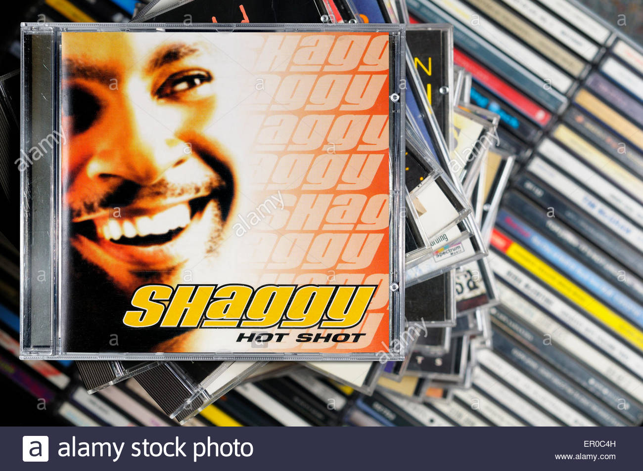 Shaggy Singer Stock Photos & Shaggy Singer Stock Images - Alamy