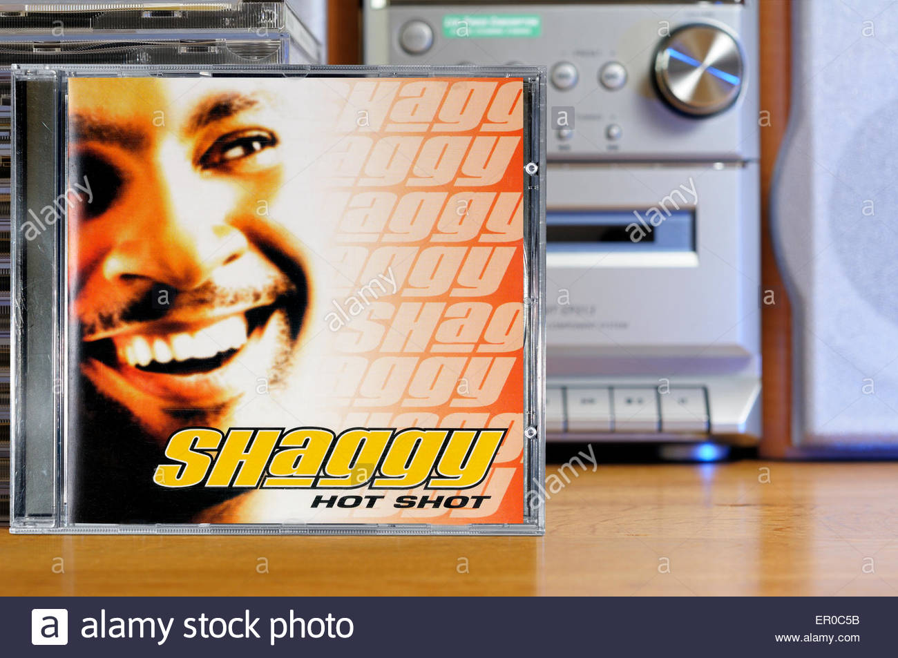 Shaggy Singer Stock Photos & Shaggy Singer Stock Images - Alamy