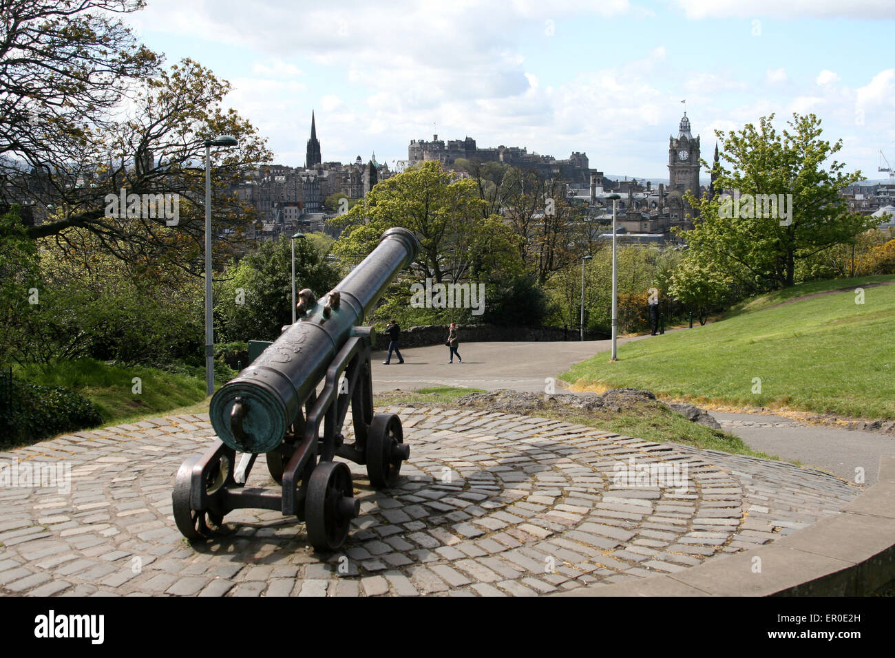 edinburgh canon carlton hill Stock Photo - Alamy