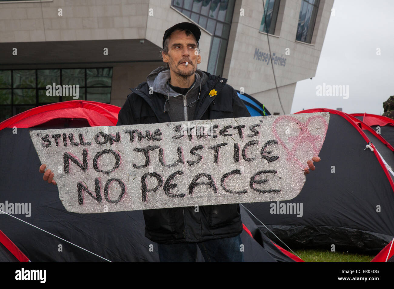 Homeless on streets liverpool merseyside hi-res stock photography and ...