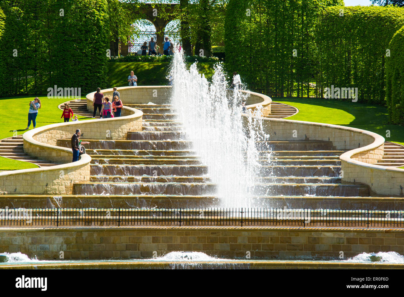 Garden fountains hi-res stock photography and images - Alamy