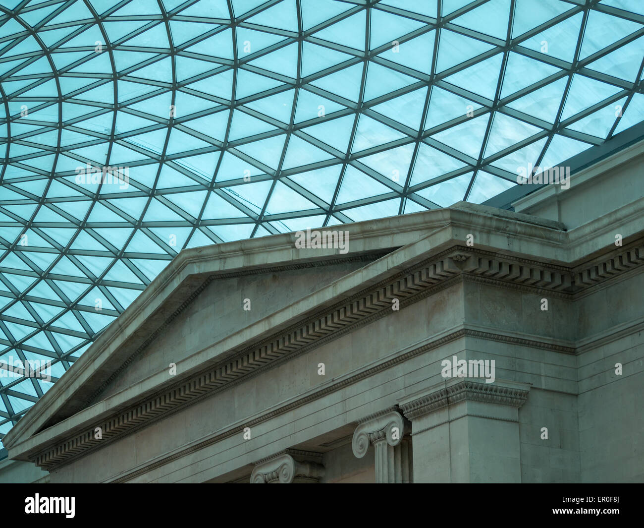 British museum glass dome hi-res stock photography and images - Alamy