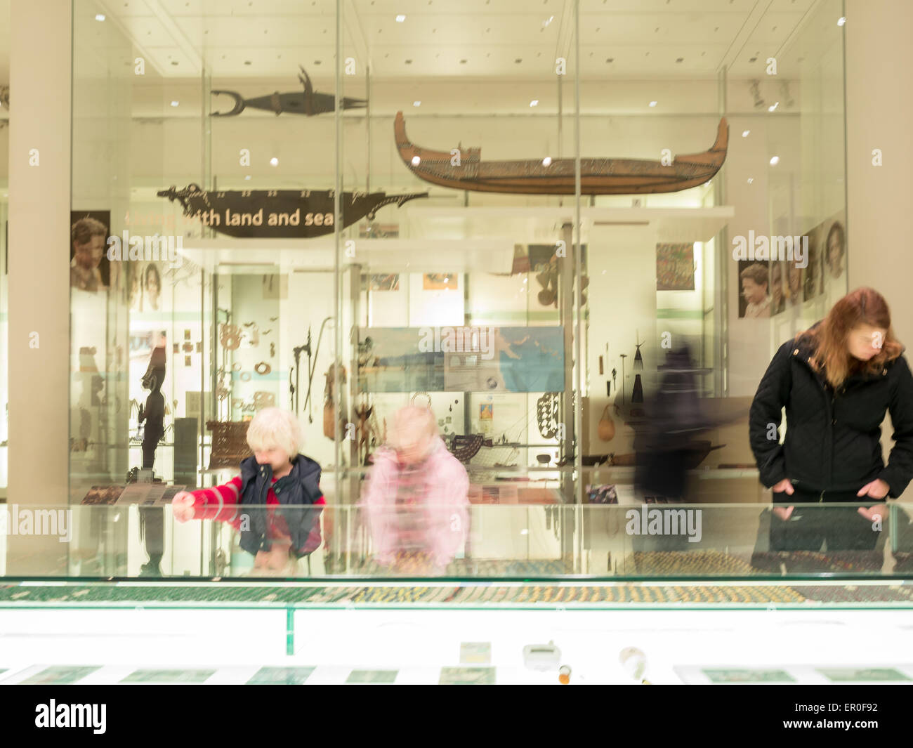 Visitors looking at the exhibits at the British Museum Stock Photo - Alamy