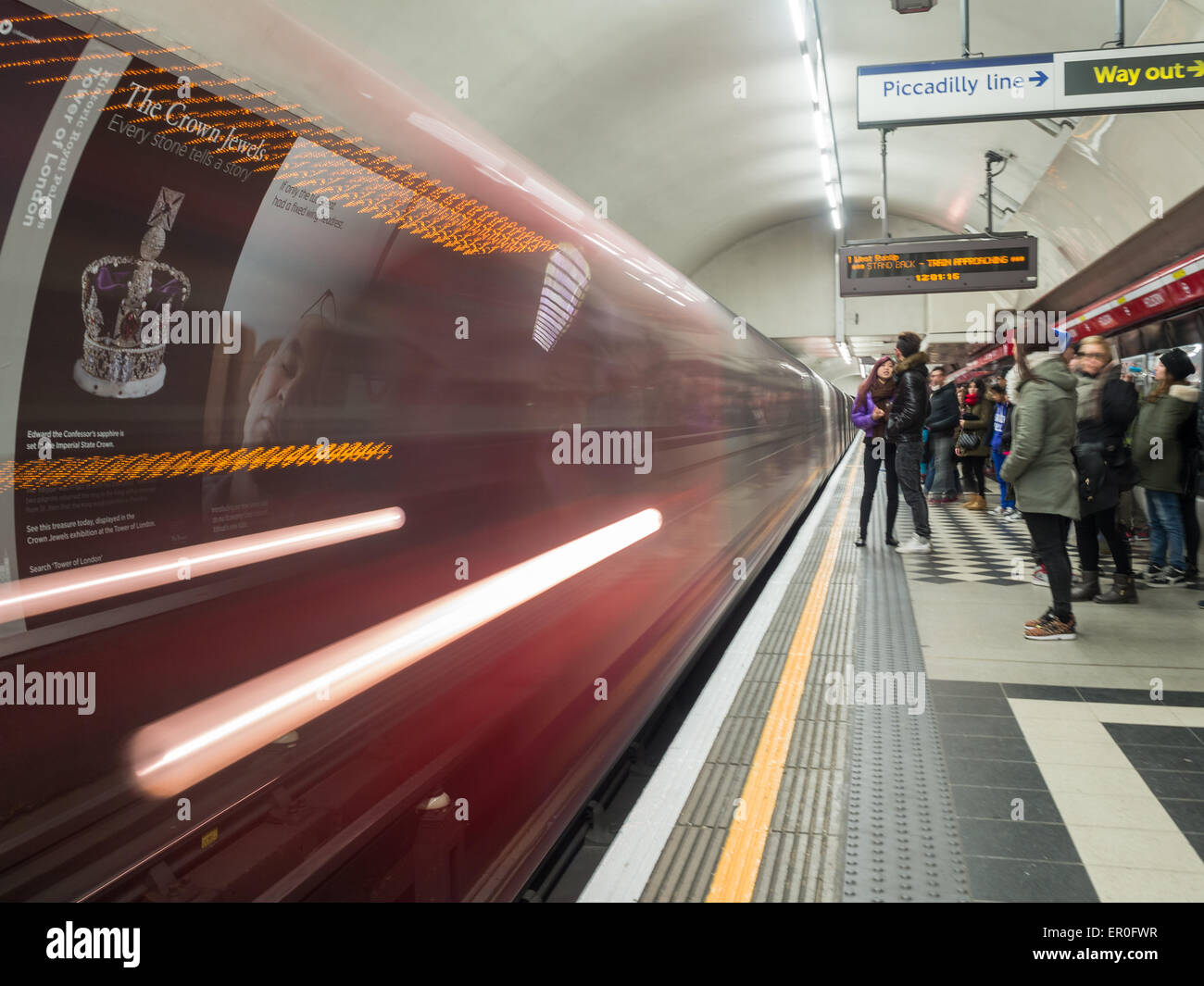 Commuters train movement hi-res stock photography and images - Alamy