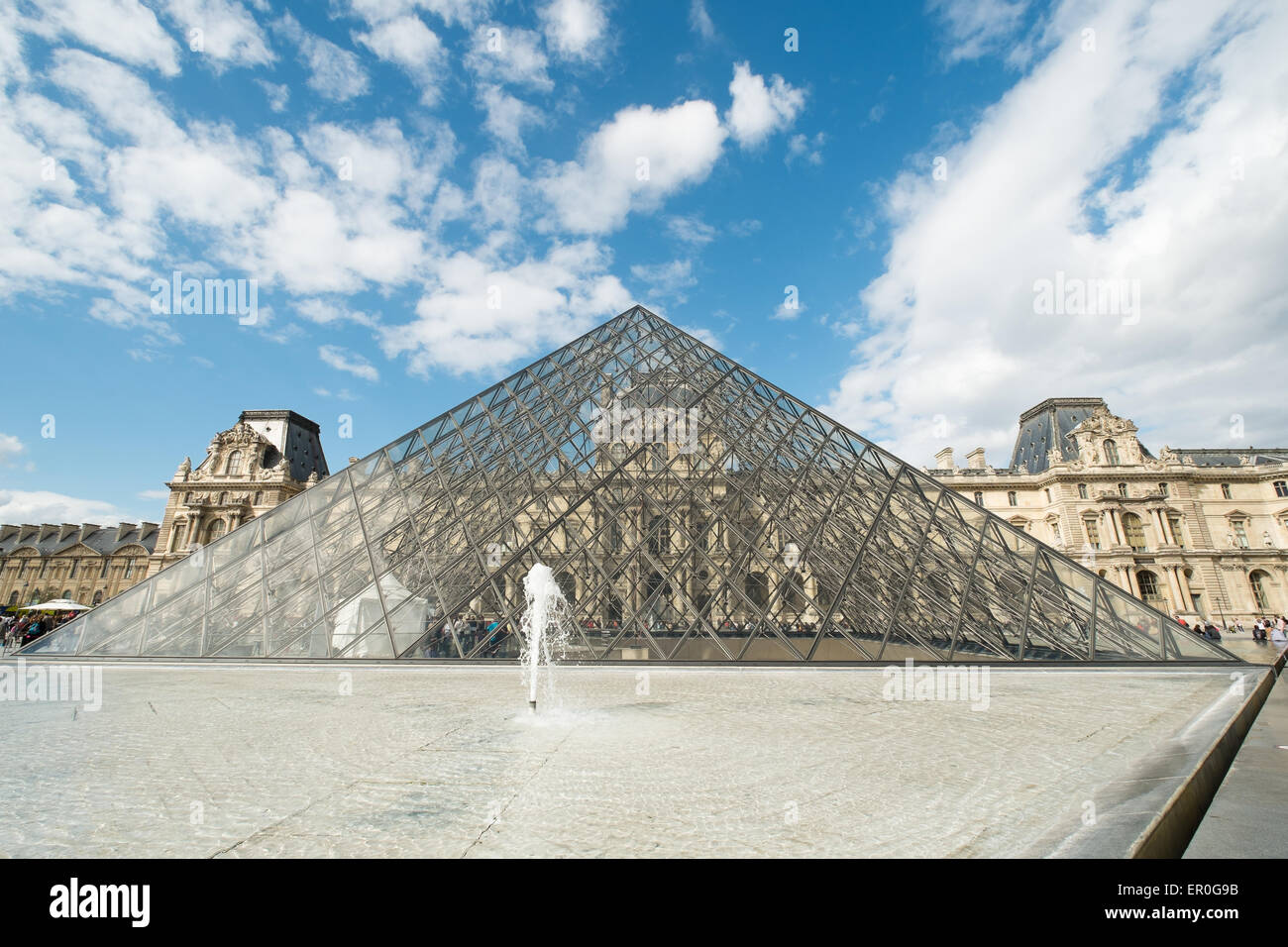 Louvre paris exterior hi-res stock photography and images - Alamy