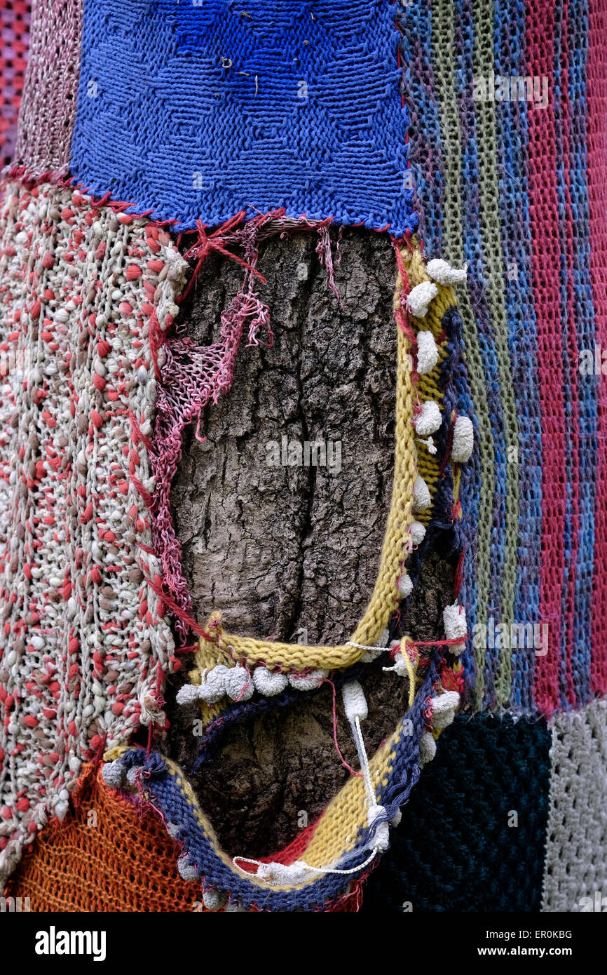 Yarn bombing knitted artwork hi-res stock photography and images - Alamy