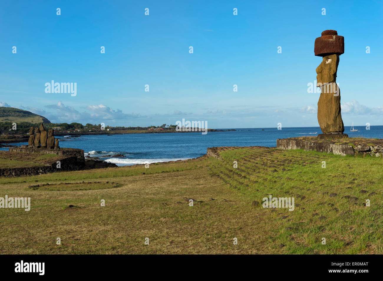 Rapa nui hanga roa moai hi-res stock photography and images - Alamy