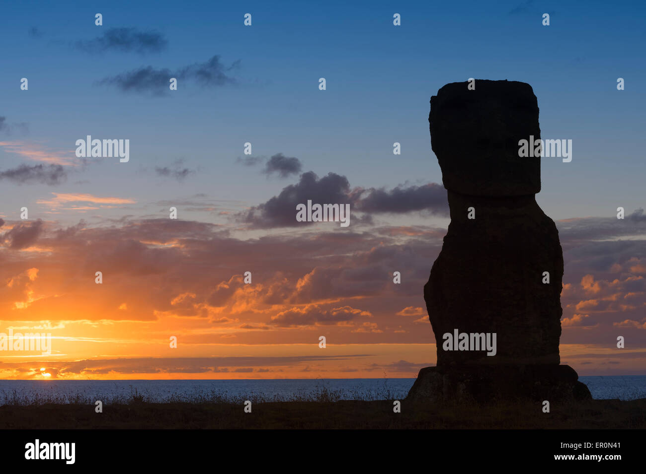 Hanga Kio’e Moai at sunset, Rapa Nui National Park, Easter Island ...