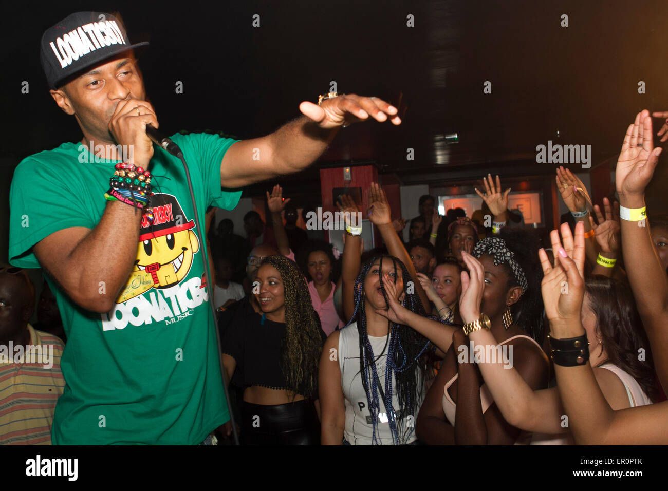 Loony Johnson kizomba singer gig in Manchester surrounded by fans ...