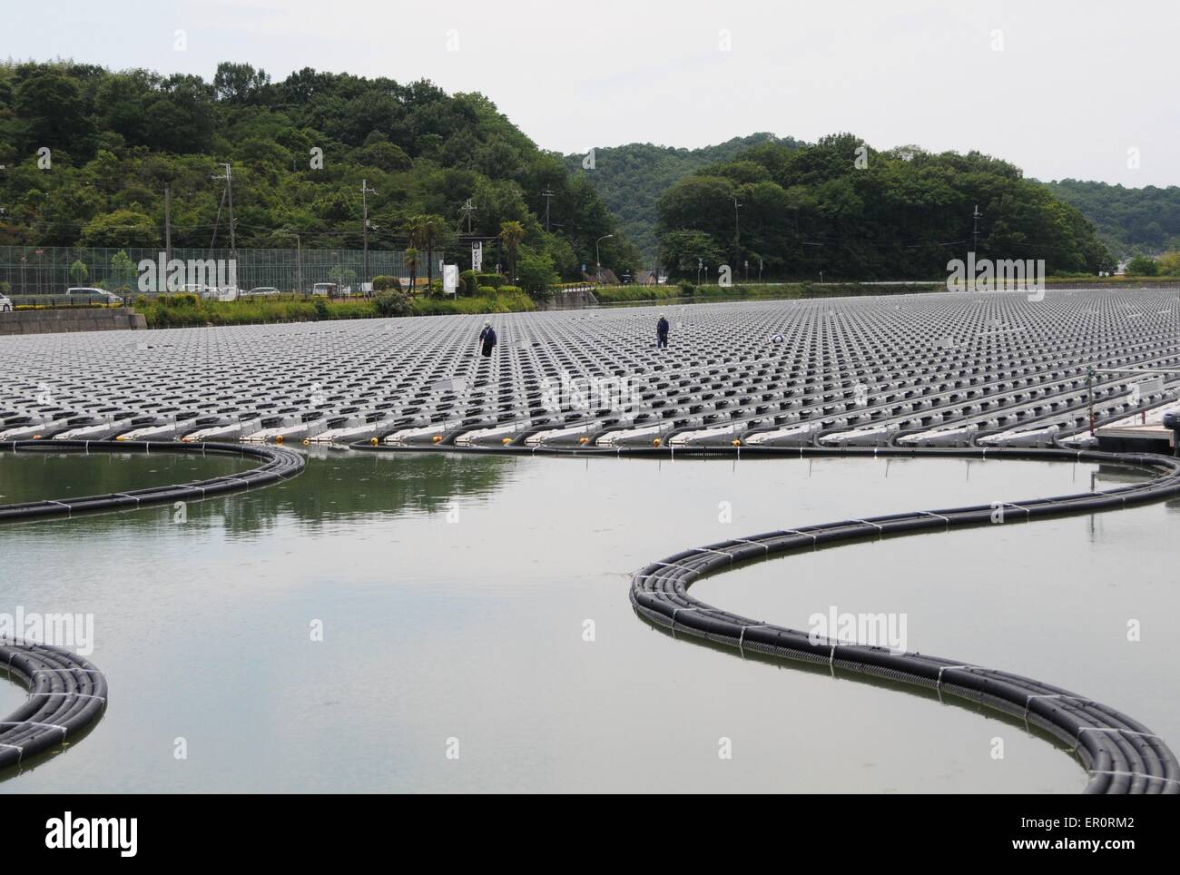 Floating solar power plant japan hi-res stock photography and images ...