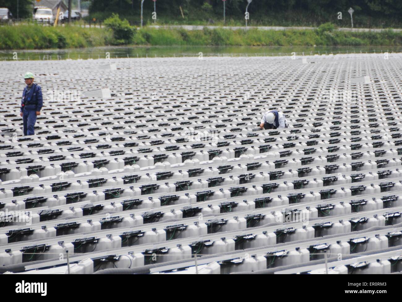 Floating solar power plant japan hi-res stock photography and images ...