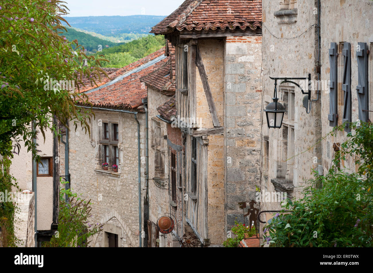 France, Quercy, Lot (46), Saint-Cirq-Lapopie village, old street ...