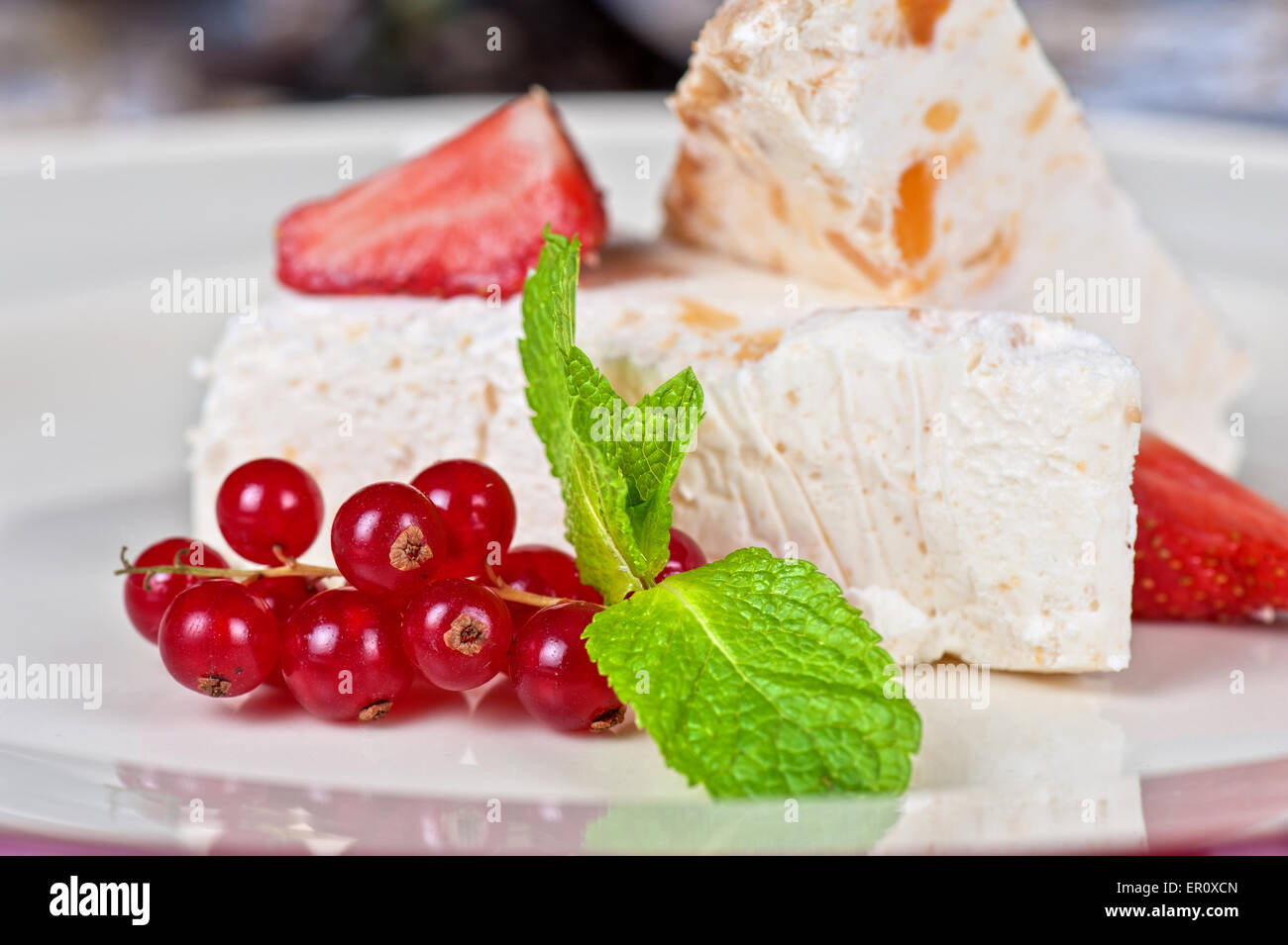 cream berries dessert Stock Photo - Alamy