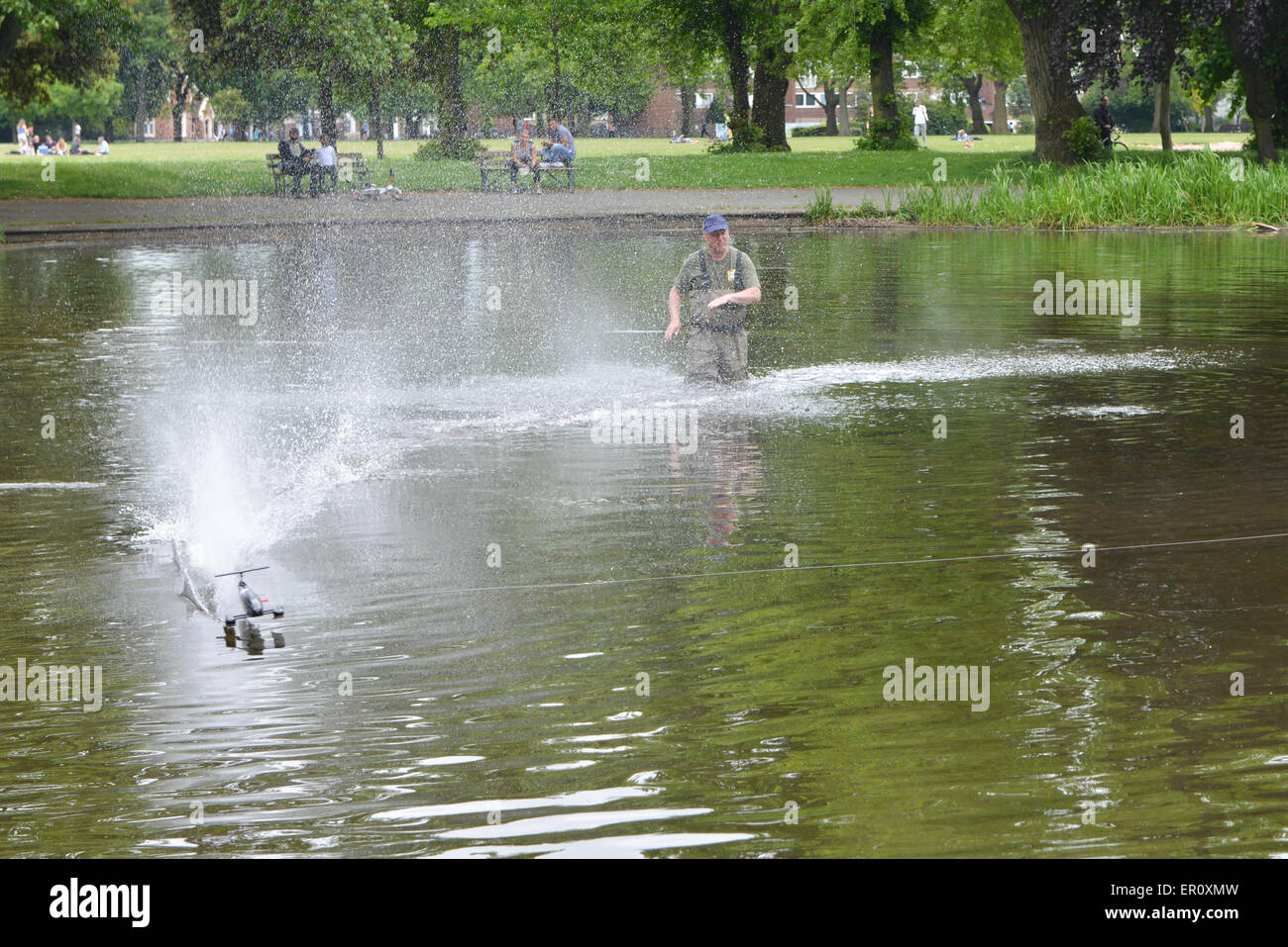 Steam model boat hi-res stock photography and images - Alamy