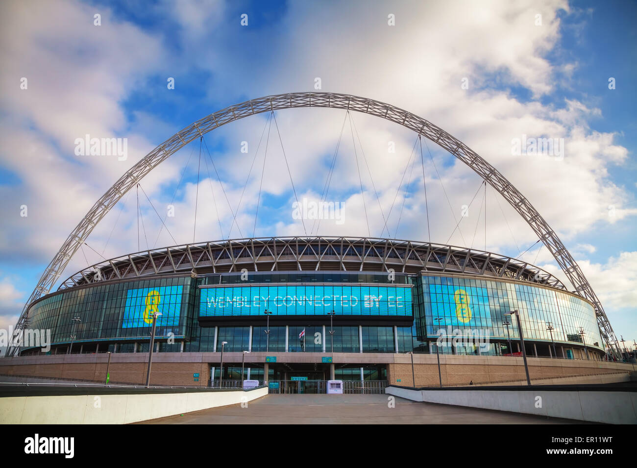 Wembley stadium hi-res stock photography and images - Alamy