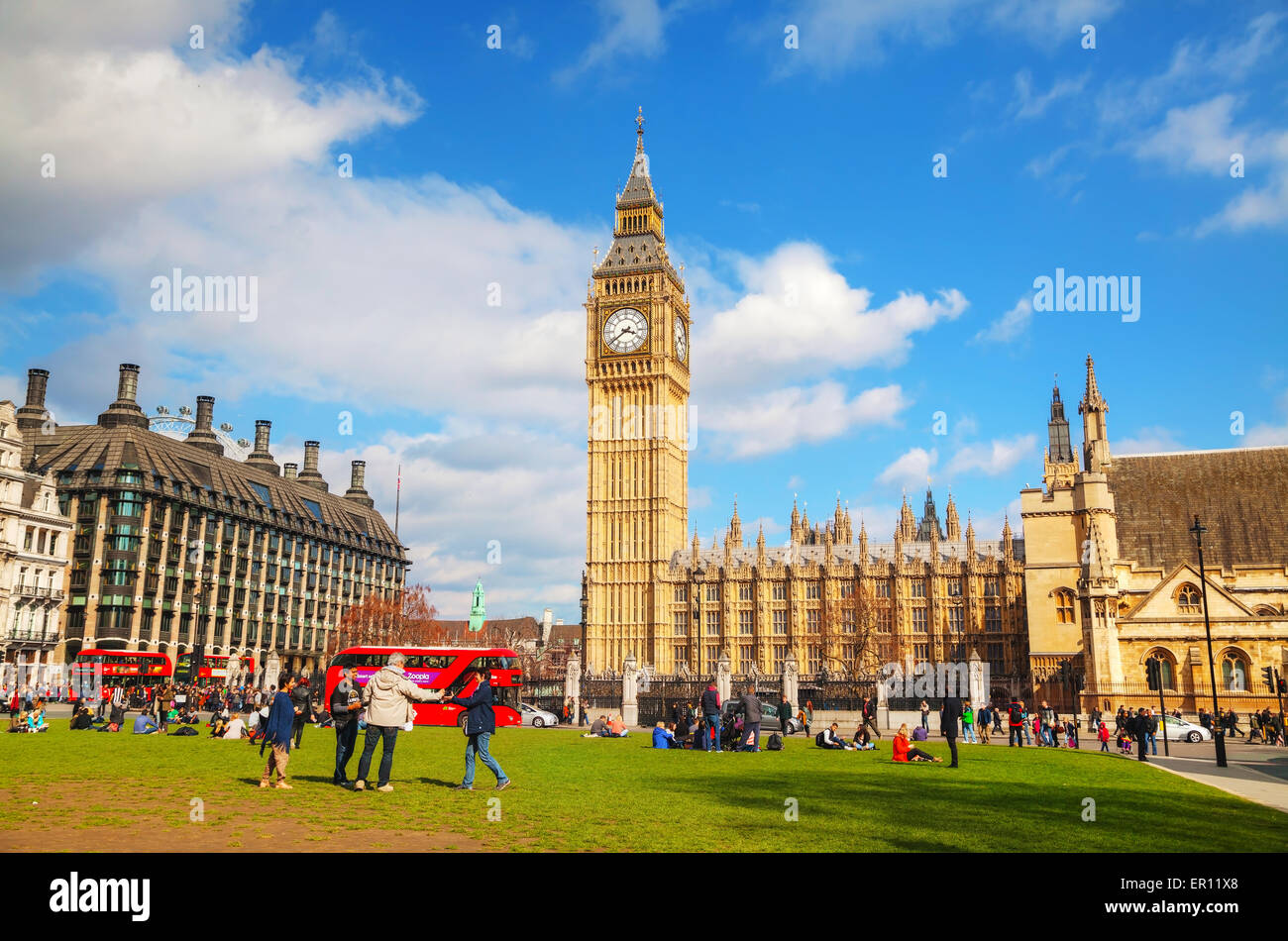 London parliament square hi-res stock photography and images - Alamy