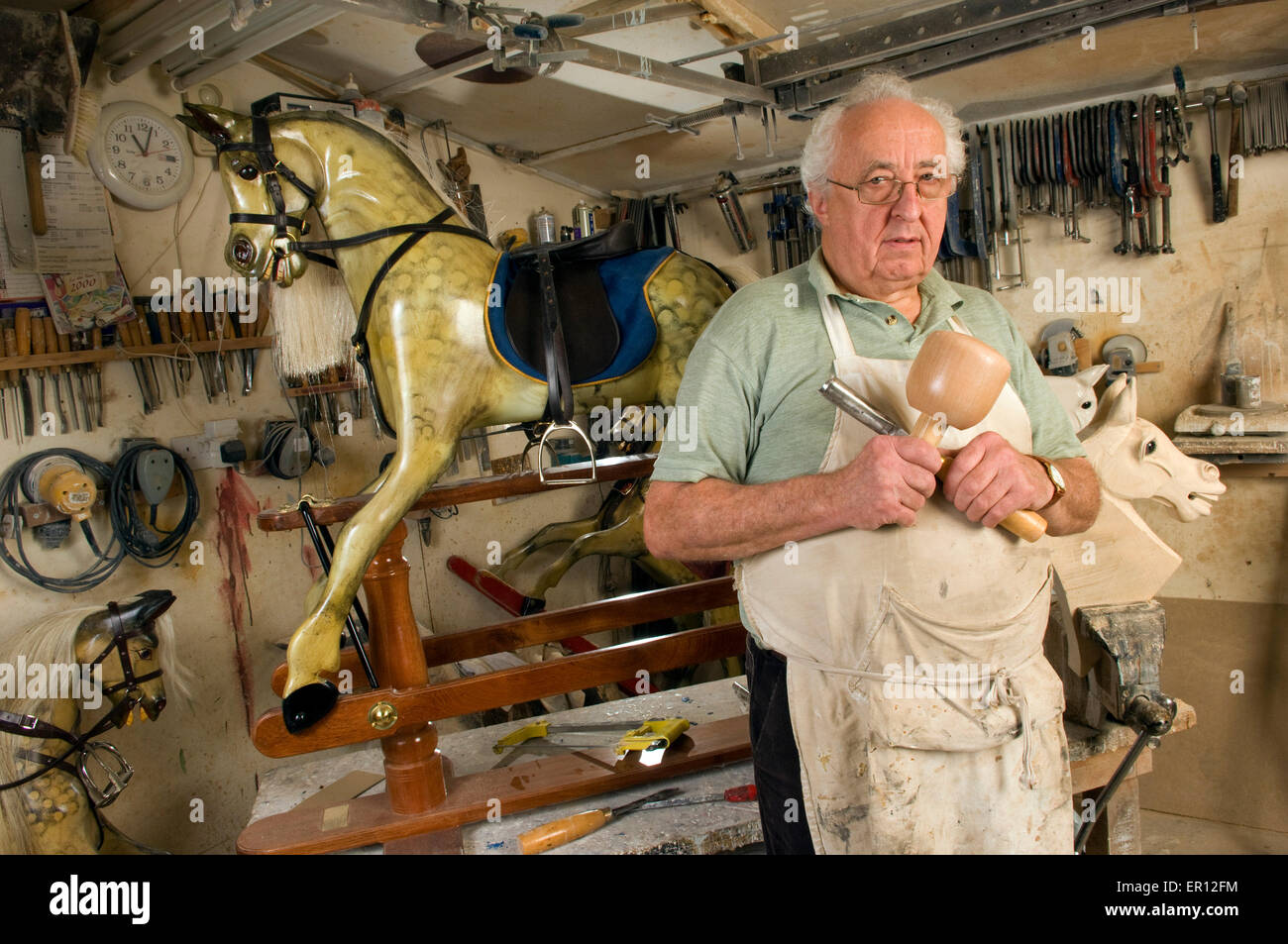 Children's craft workshops hi-res stock photography and images - Alamy