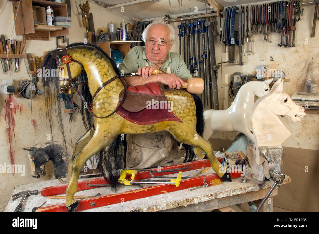 Children's craft workshops hi-res stock photography and images - Alamy