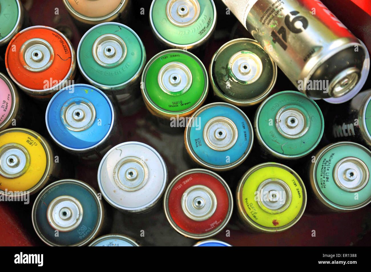 Spray cans hi-res stock photography and images - Alamy