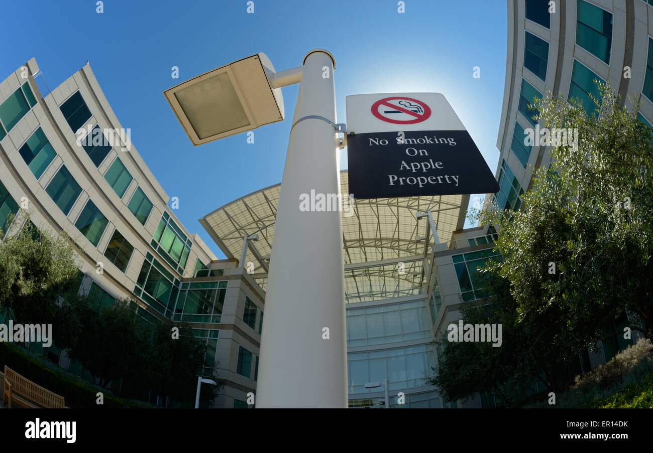 The Apple Inc. campus and headquarters at One Infinite Loop, Cupertino ...