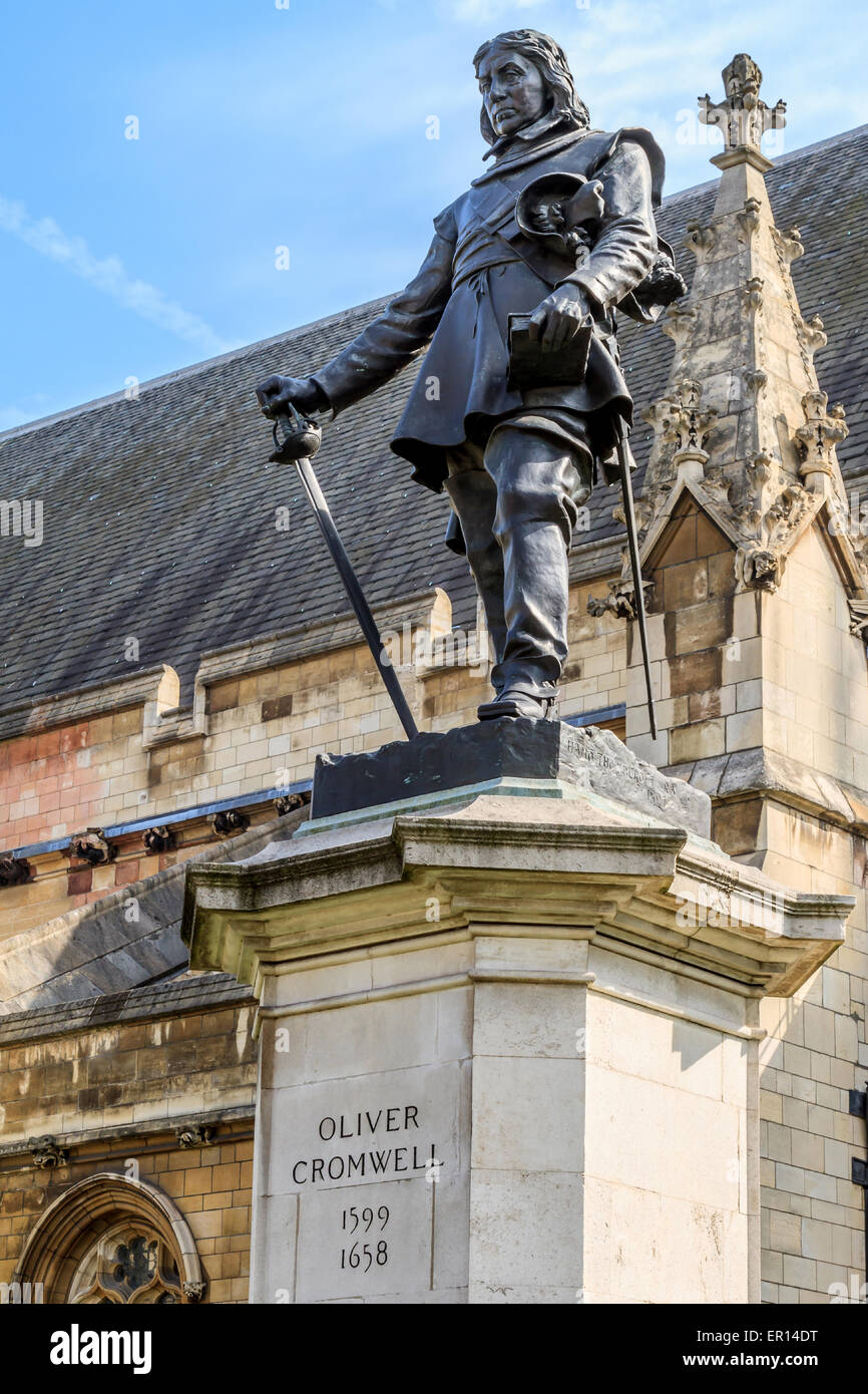 Statue oliver cromwell westminster london hi-res stock photography and ...