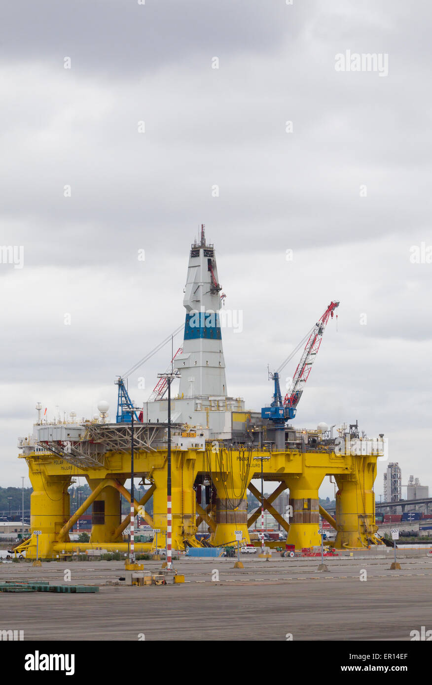 Polar Pioneer, Royal Dutch Shell Oil Rig, Docked at Port of Seattle ...