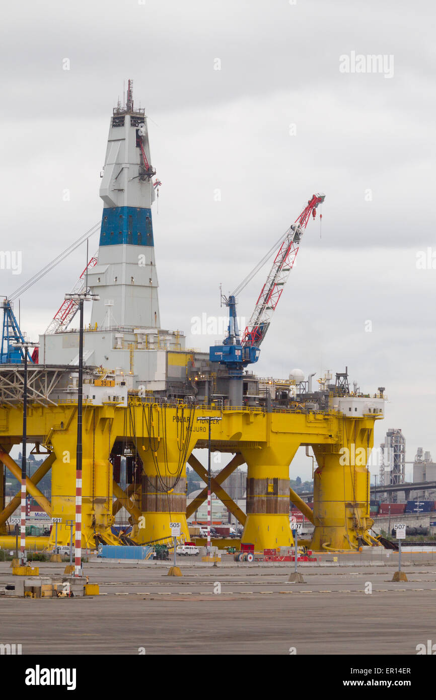Polar Pioneer, Royal Dutch Shell Oil Rig, Docked at Port of Seattle ...
