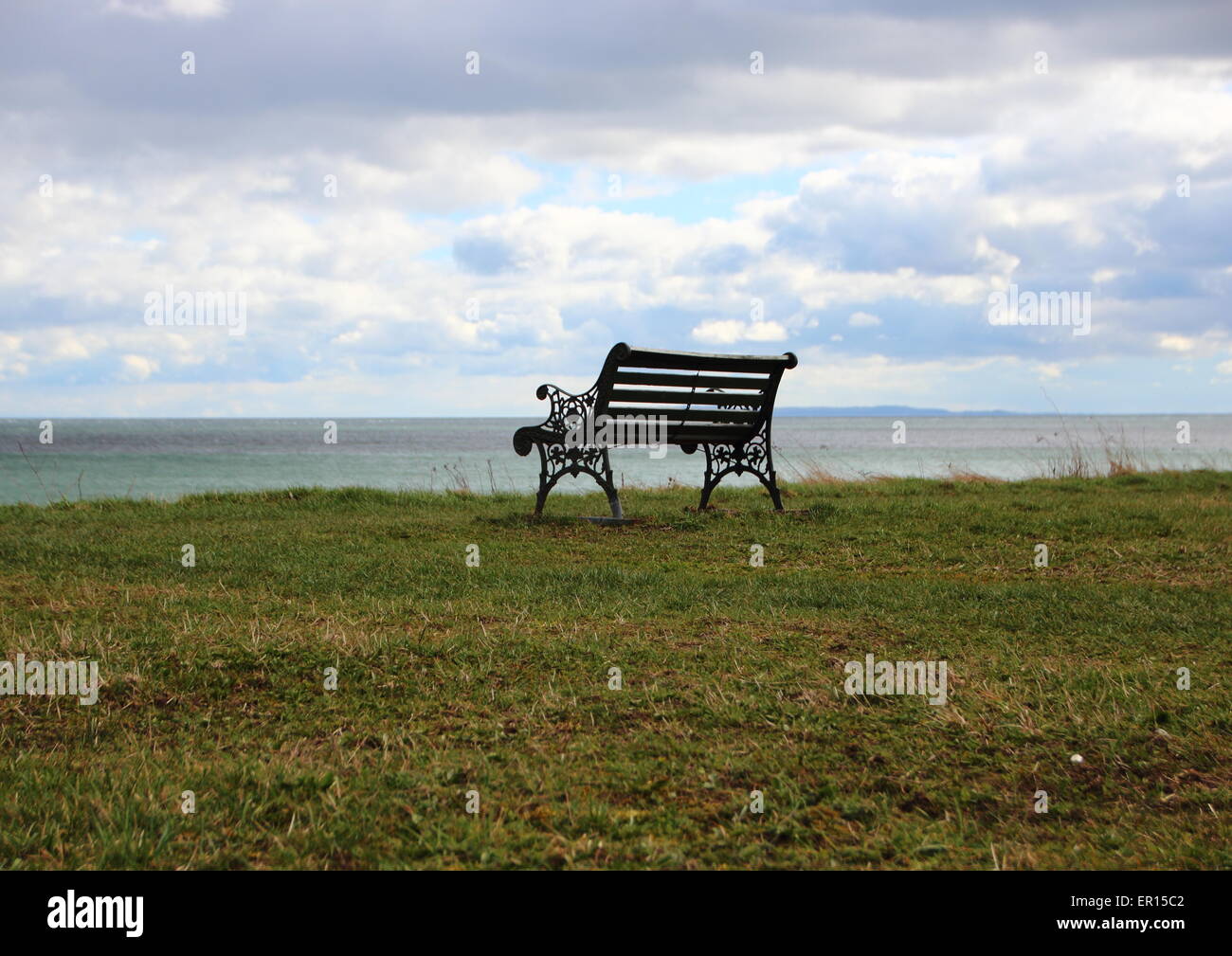 Bench overlooking the ocean hi-res stock photography and images - Alamy