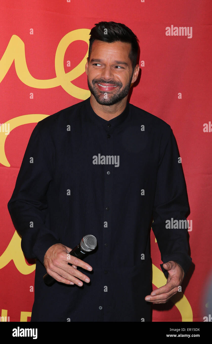 Ricky Martin unveils his wax figure at Madame Tussauds at The Venetian ...