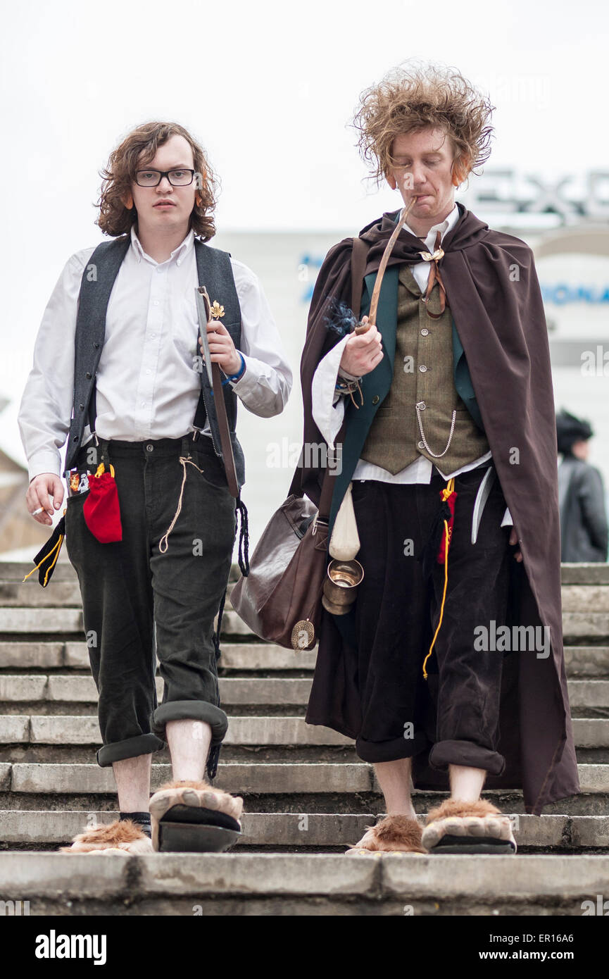 Hobbit characters hi-res stock photography and images - Alamy