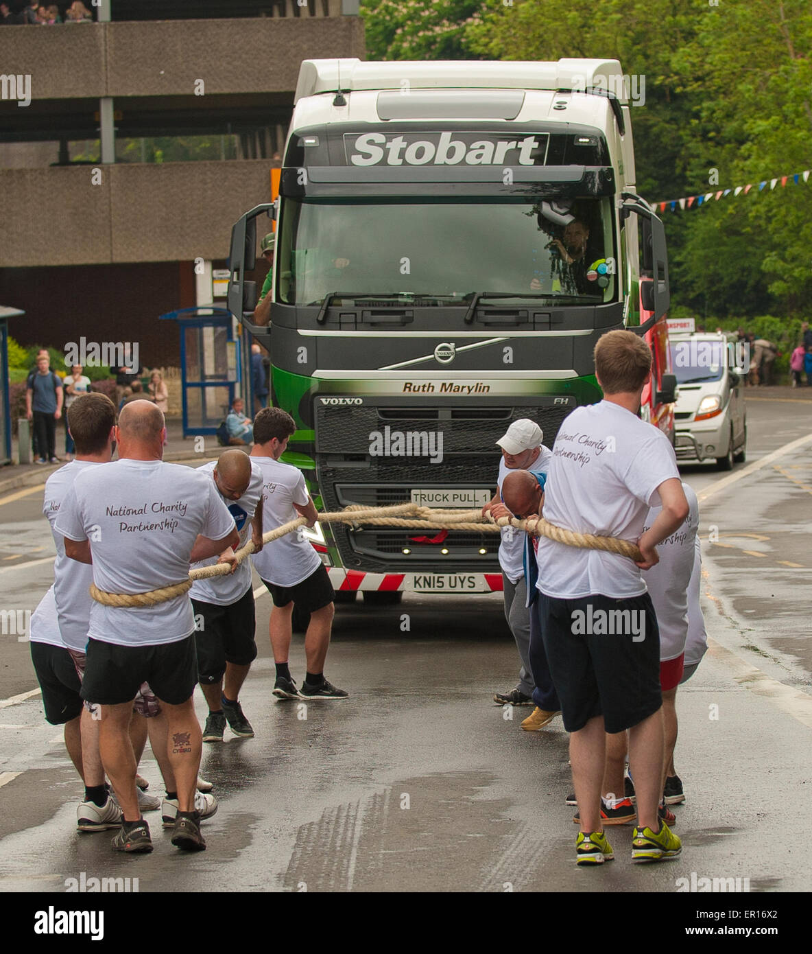 Guinness truck pull world record attempt hi-res stock photography and ...