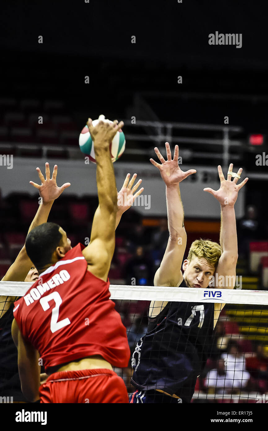 Detroit, Michigan, USA. 24th May, 2015. Maxwell Holt #17 (USA) tries to ...
