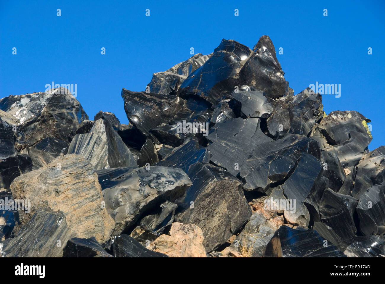 Obsidian rock hi-res stock photography and images - Alamy