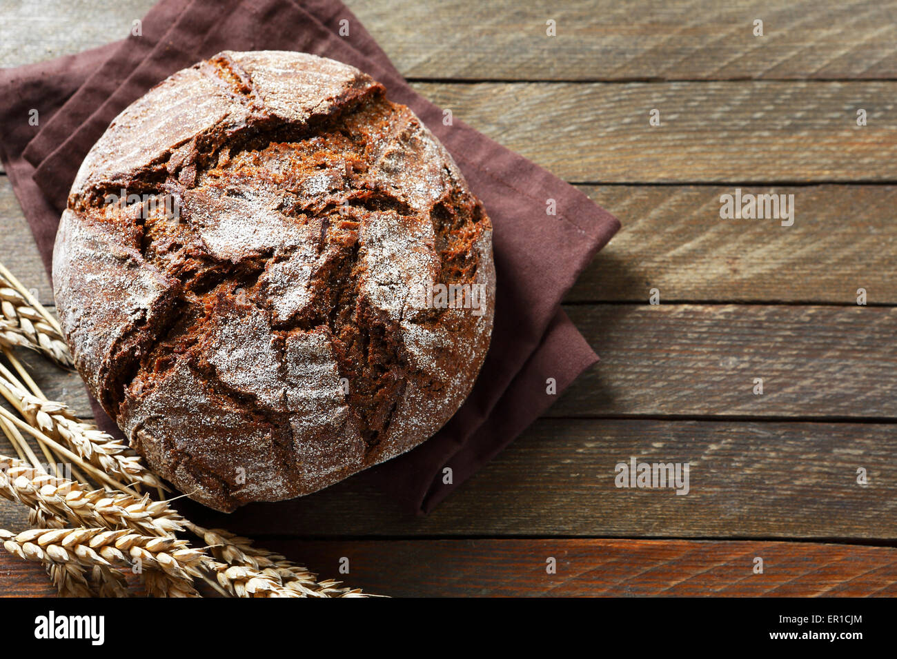 Black rye bread hi-res stock photography and images - Alamy