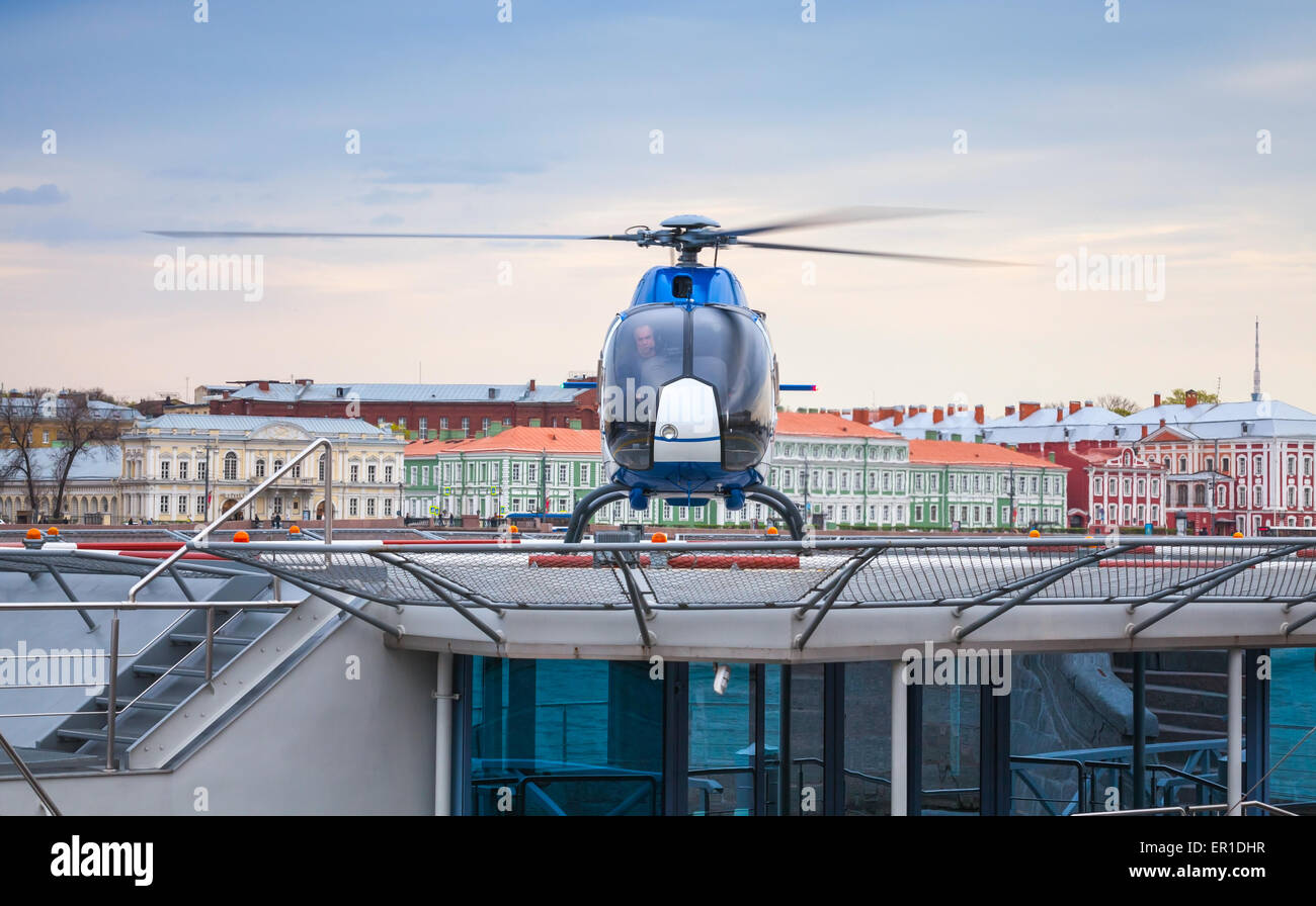 Helipad hi-res stock photography and images - Alamy